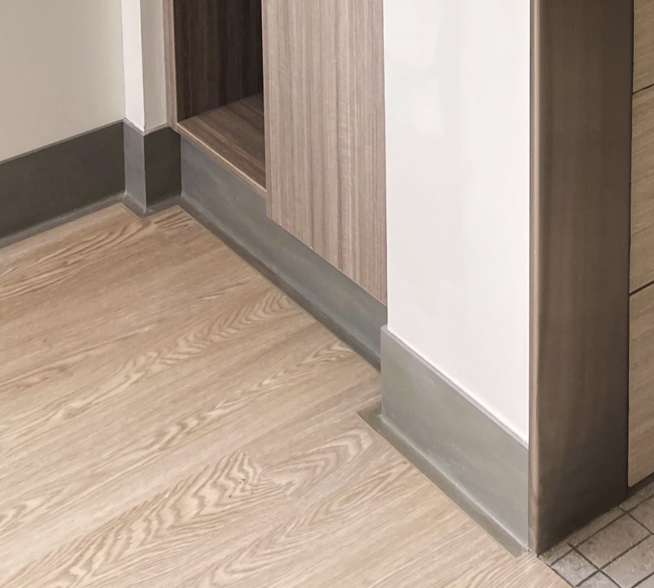 Halo Cove Floor Trim - Futrus® Solid Surface Solutions